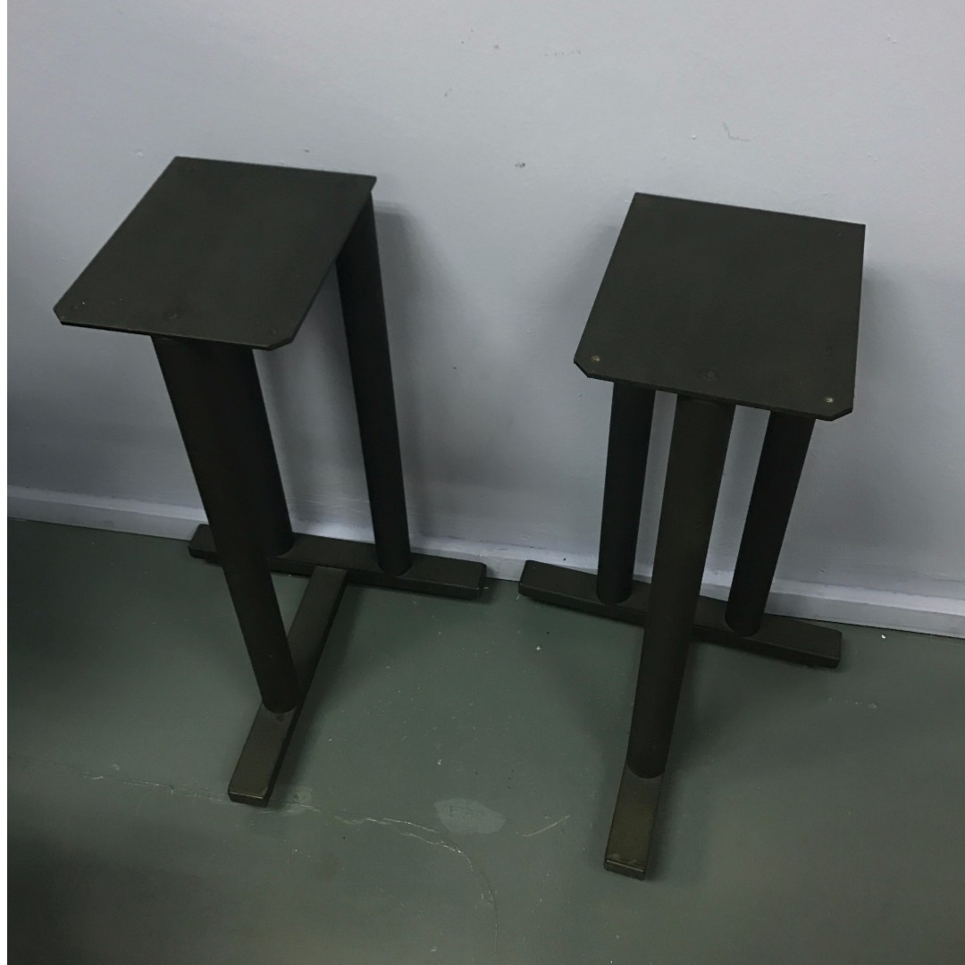 metal speaker stand, Audio, Other Audio Equipment on Carousell