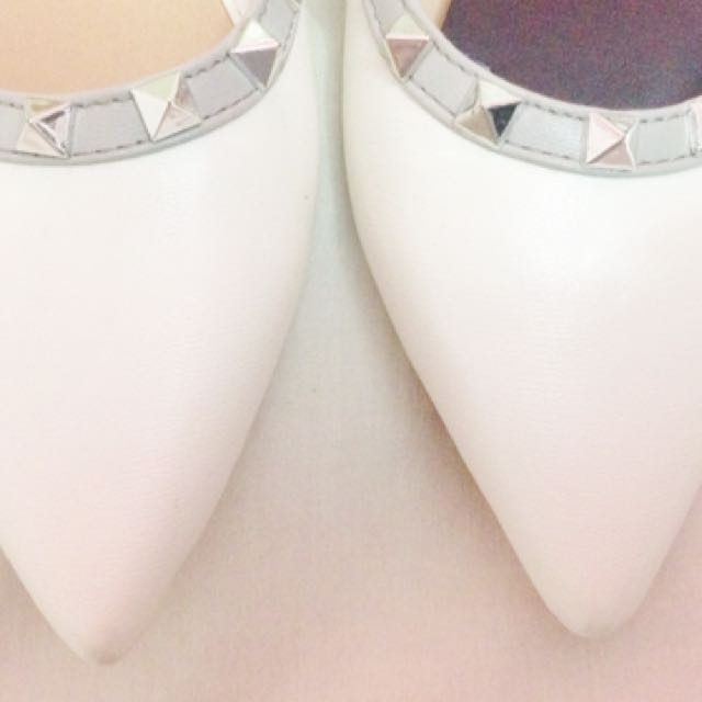 Rubi Point Studded Shoes (White), Women's Fashion, Footwear, Flipflops ...