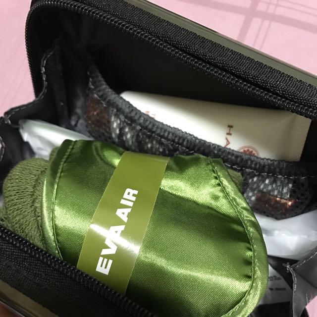 EVA Air Rimowa Toiletries Kit Authentic, Men's Fashion, Watches ...