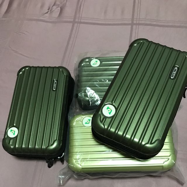 EVA Air Rimowa Toiletries Kit Authentic, Men's Fashion, Watches ...