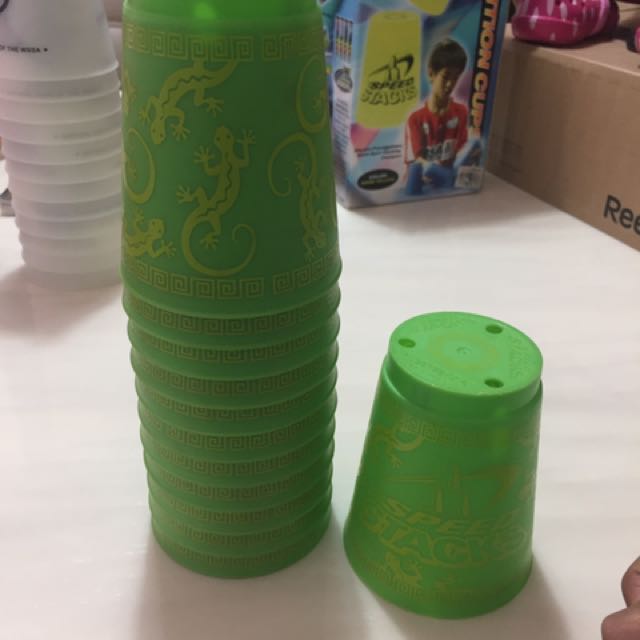 Speed Stacks Gecko Green, Hobbies & Toys, Toys & Games on Carousell