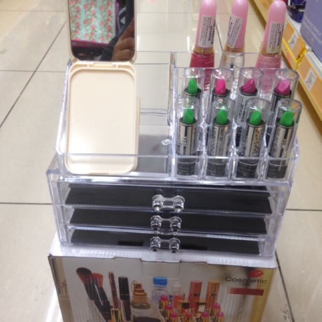 Bekas Letak Makeup | Saubhaya Makeup