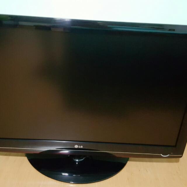 LG 42 IN LCD TV, TV & Home Appliances, TV & Entertainment, TV on Carousell