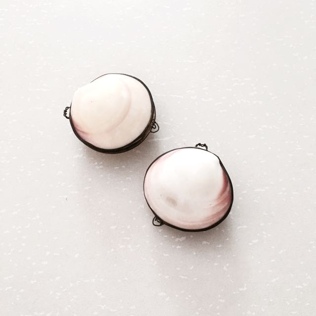 Shell Purses, Women's Fashion, Bags & Wallets, Purses & Pouches on ...