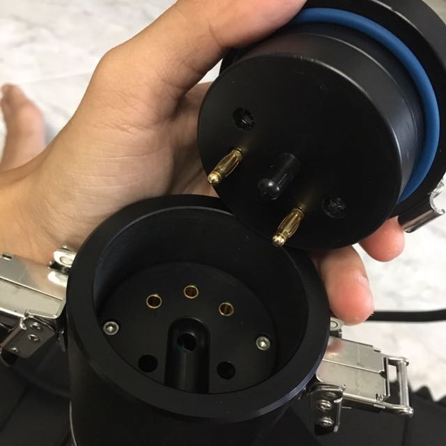 Halcyon Explorer 21W HID Canister Light with Pelican Case, Sports ...