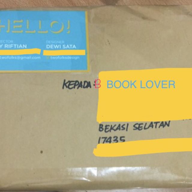 Book Packet #1, Komunitas di Carousell