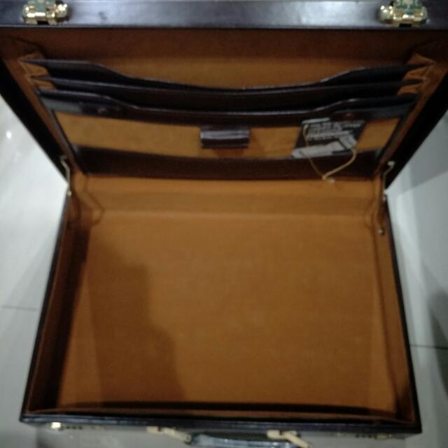 Presto Briefcase, Luxury, Bags & Wallets on Carousell