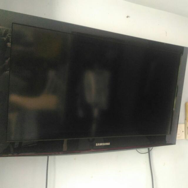 Samsung 32 Inch LCD Tv, Health & Nutrition, Health Monitors & Weighing ...
