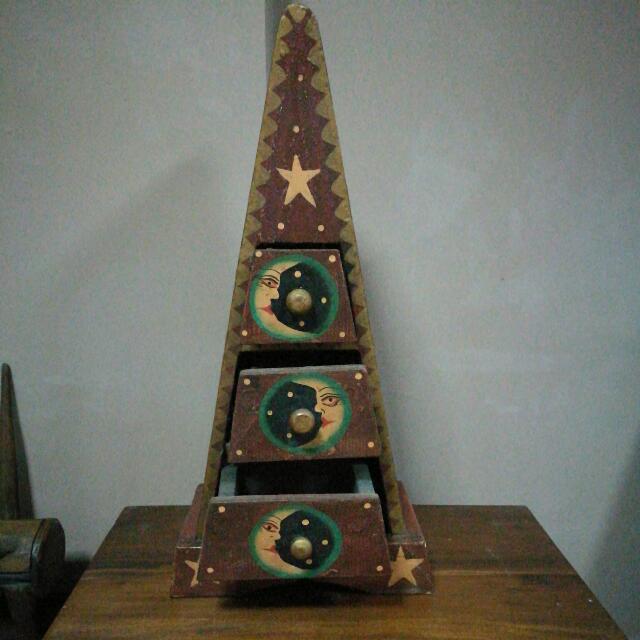 Triangle Drawer, Furniture & Home Living, Home Decor, Mirrors on Carousell