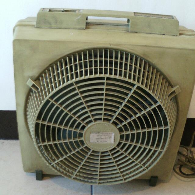Vintage Rare Early 1970s Mistral Gyro Aire Box Electric Fan Made in USA ...