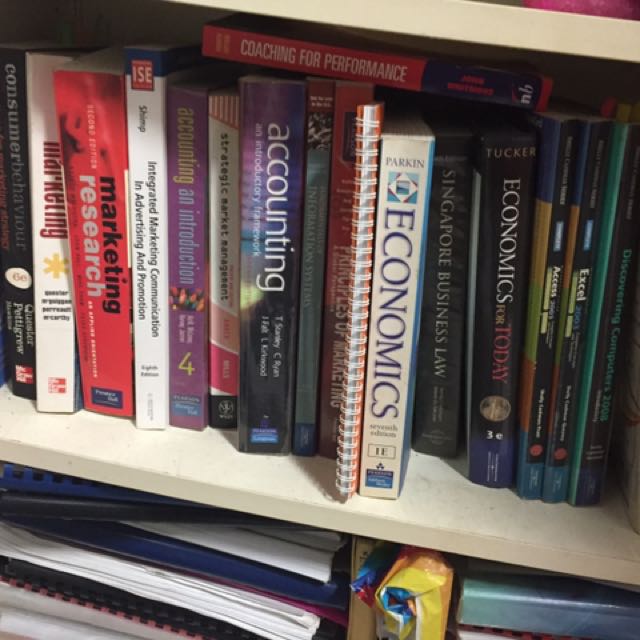 UNi Books, Hobbies & Toys, Books & Magazines, Textbooks on Carousell