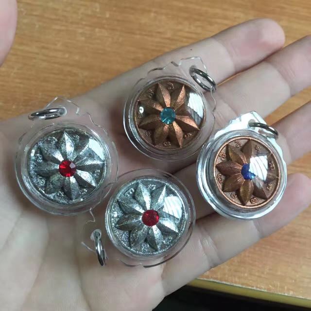 Thai Amulet - Lucky Star Charm - Lp Dee - Lucky Dao - Thai Amulets ...