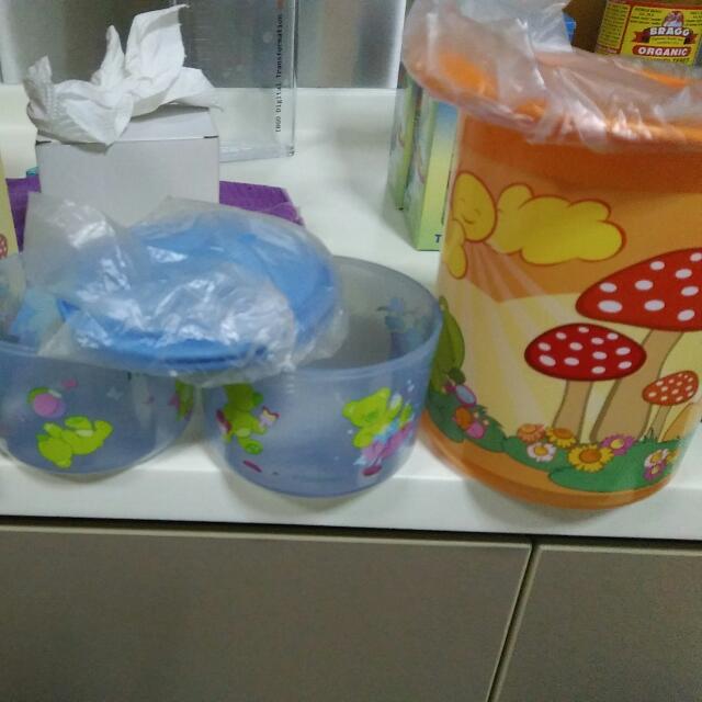 BNIB Tupperware 2 Milk Bottles 2 Small Containers & 1 Big Container Set ...