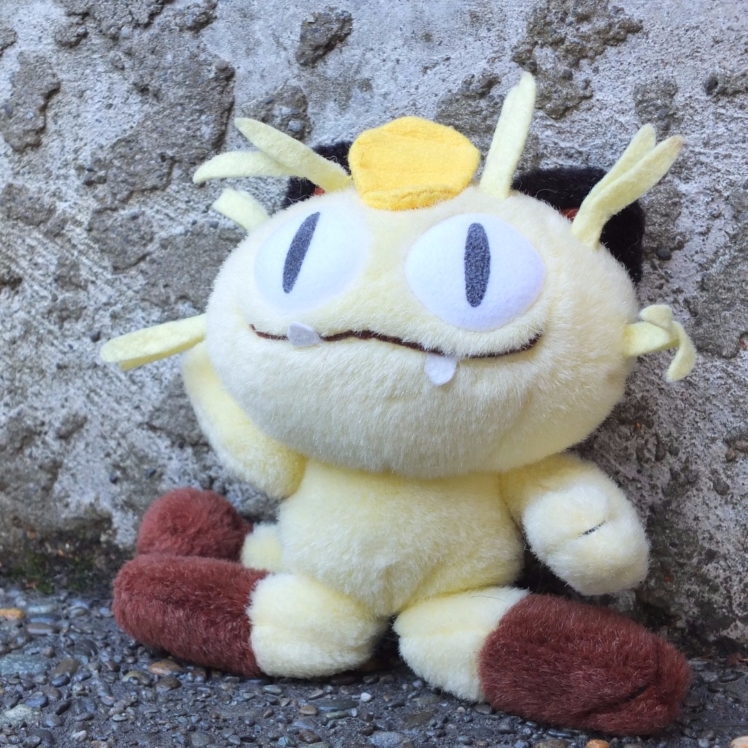 RARE ANTIQUE Pokemon Meowth Plush, Hobbies & Toys, Toys & Games on ...