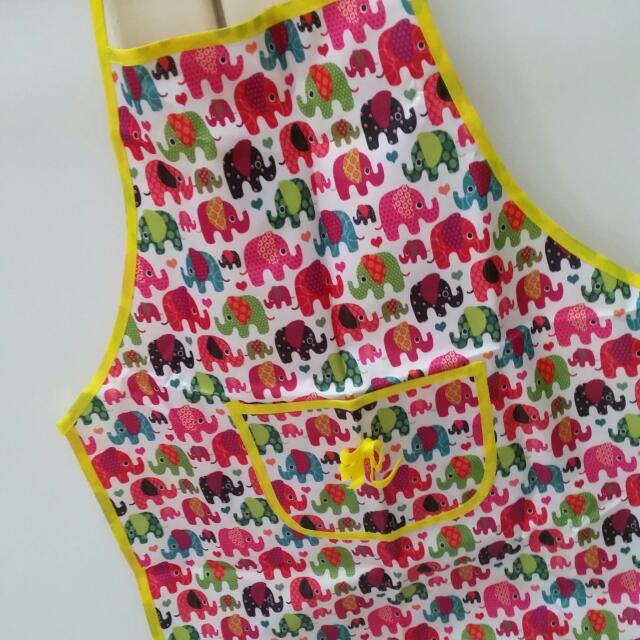 Daiso Kid's Apron, Babies & Kids, Babies & Kids Fashion on Carousell