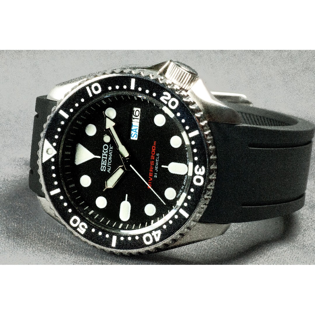 Curved End Rubber Strap for Seiko SKX Series(CB05) - Black, Mobile ...