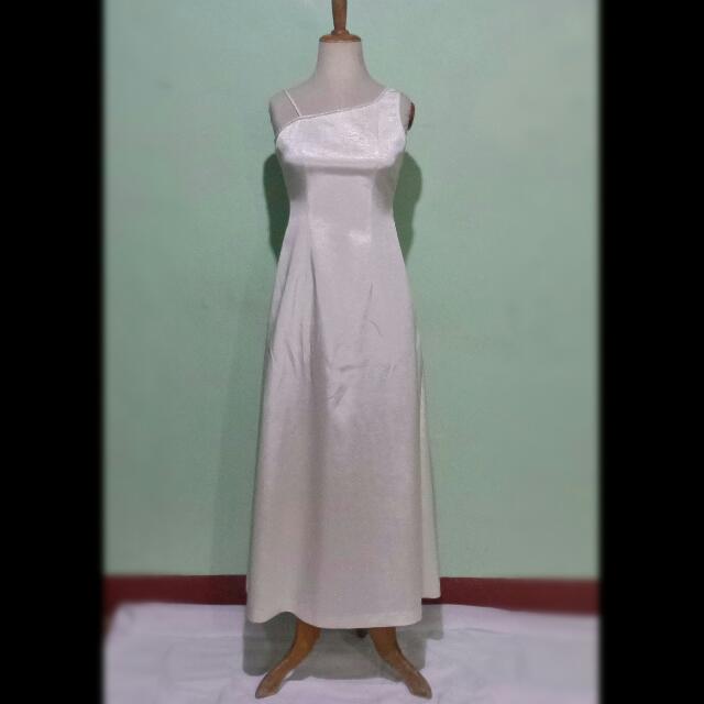 Simple off white gown, Women's Fashion, Dresses & Sets, Evening dresses ...