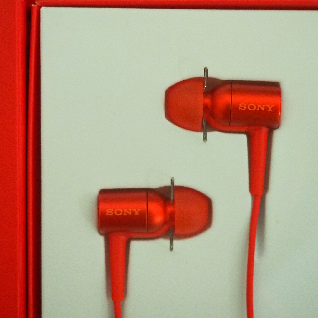 Sony MDR-EX750NA RED, Audio, Headphones & Headsets on Carousell