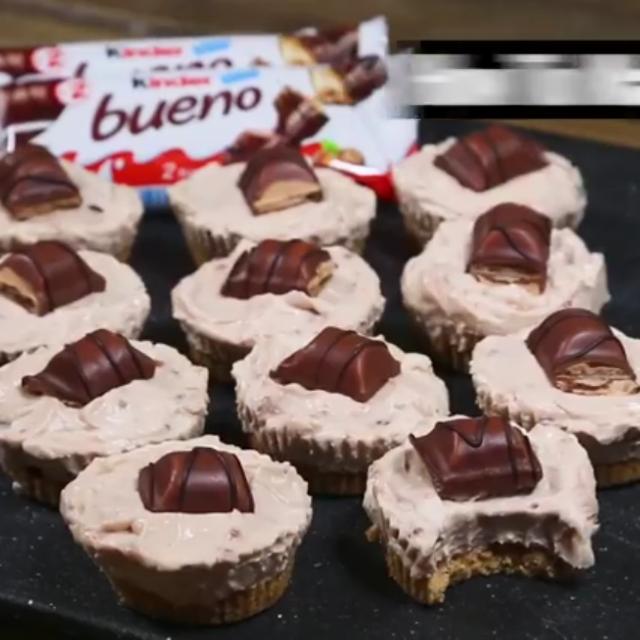 Kinder Cheesecake Bite, Food & Drinks, Homemade Bakes on Carousell