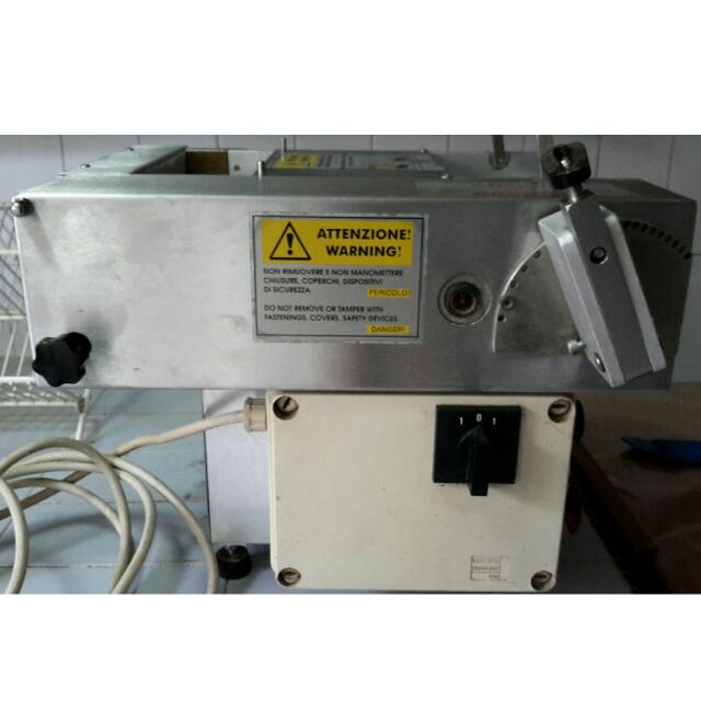 La Monferrina Pasta Machine 1 HP/750W NINA 250, TV & Home Appliances ...