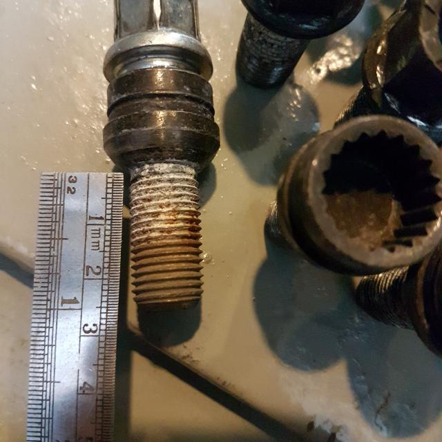 Original VW Wheel Bolts with lock nut & opener - 1 Set 20pc, Car ...