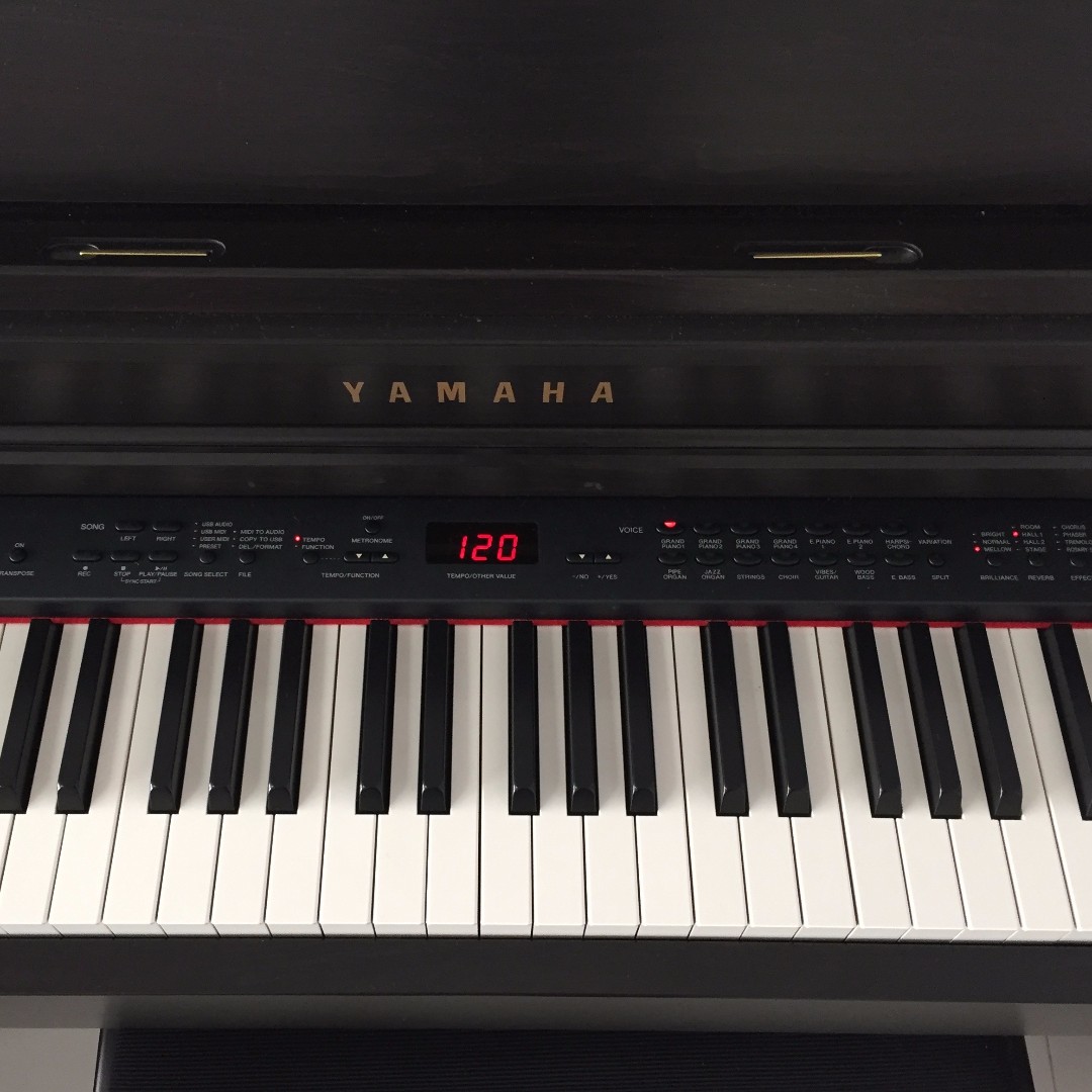 Wooden keys digital piano Yamaha Clavinova CLP 440, Hobbies & Toys ...