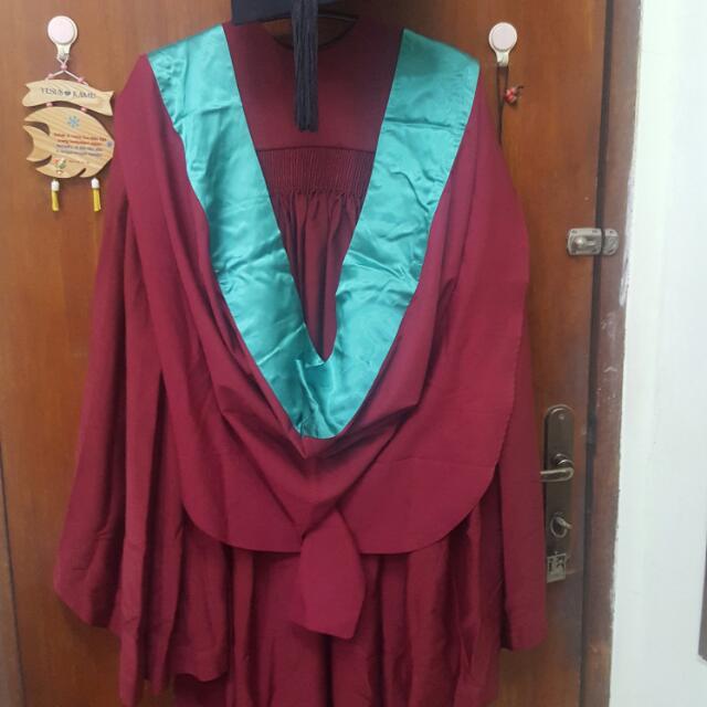 Full Set Of Graduation Regalia For Murdoch University [Science/Green ...