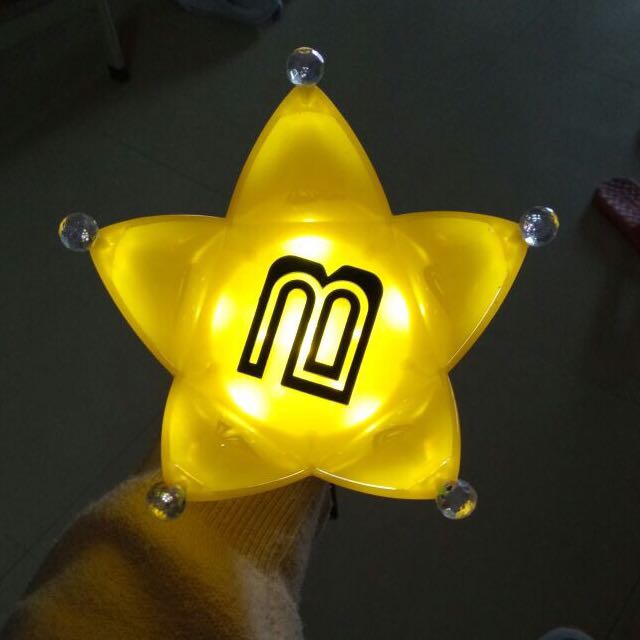 INSTOCK4th Version Big Bang VIP Lightstick, Hobbies & Toys, Memorabilia ...
