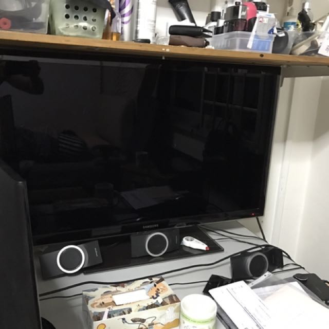 Samsung 40" Smart Tv, TV & Home Appliances, TV & Entertainment, TV on ...