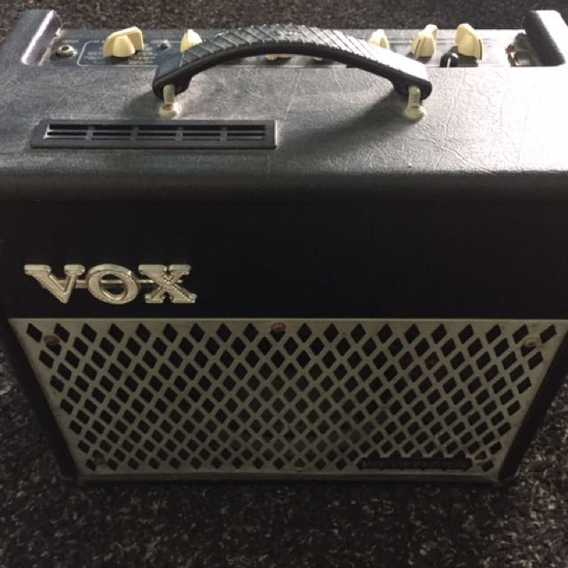 (reserved) Vox VT15 Guitar Amp, Music & Media, Music Instruments on ...