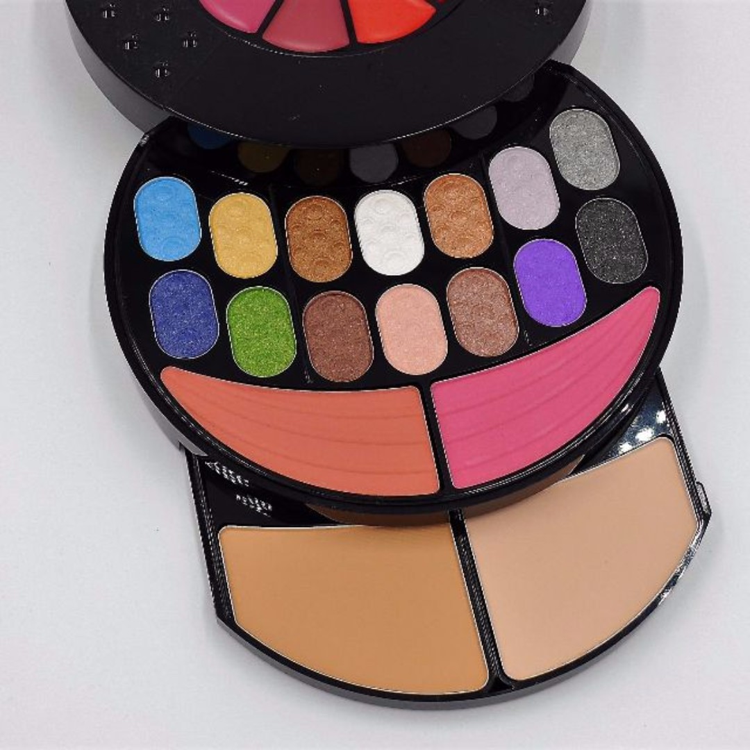 FUSO Cosmetics 30 Piece Make Up Kit, Beauty & Personal Care, Face ...