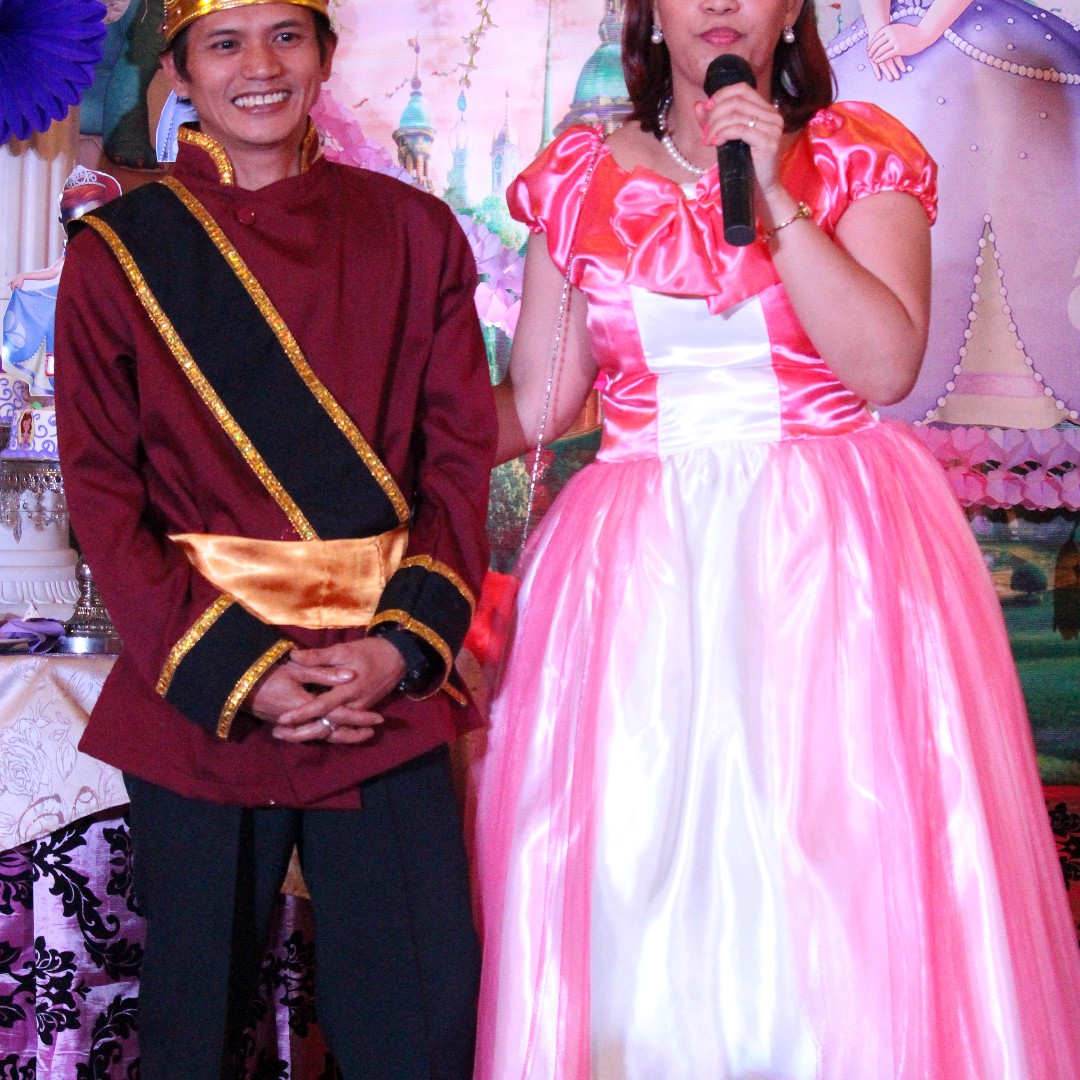 King Roland Adult costume, Men's Fashion, Tops & Sets, Formal Shirts on ...