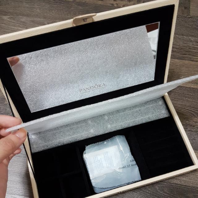 Authentic Pandora Jewellery Box, Women's Fashion, Jewelry & Organisers ...