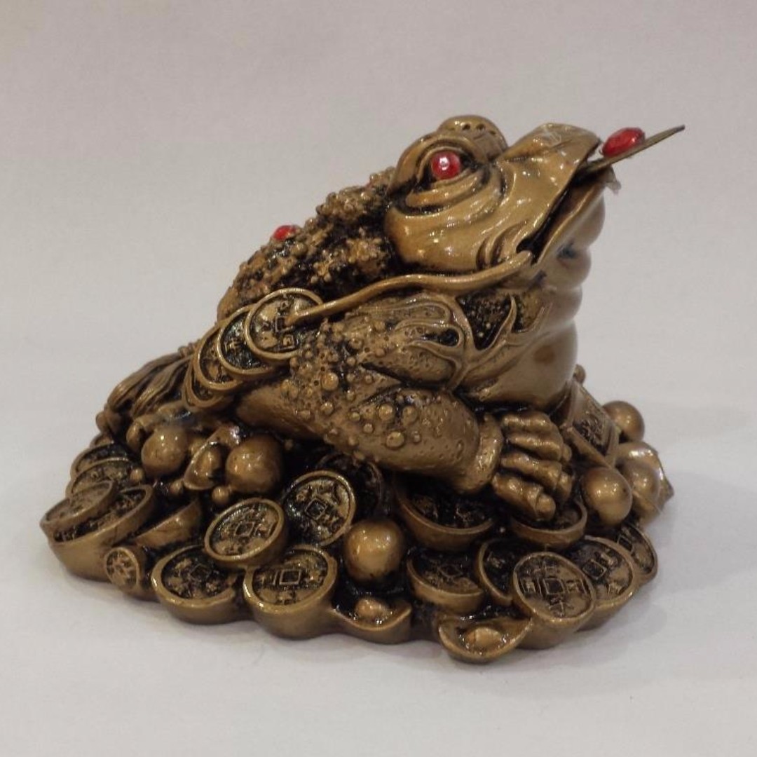 FENG SHUI MONEY FROG, Furniture & Home Living, Home Decor, Artificial ...