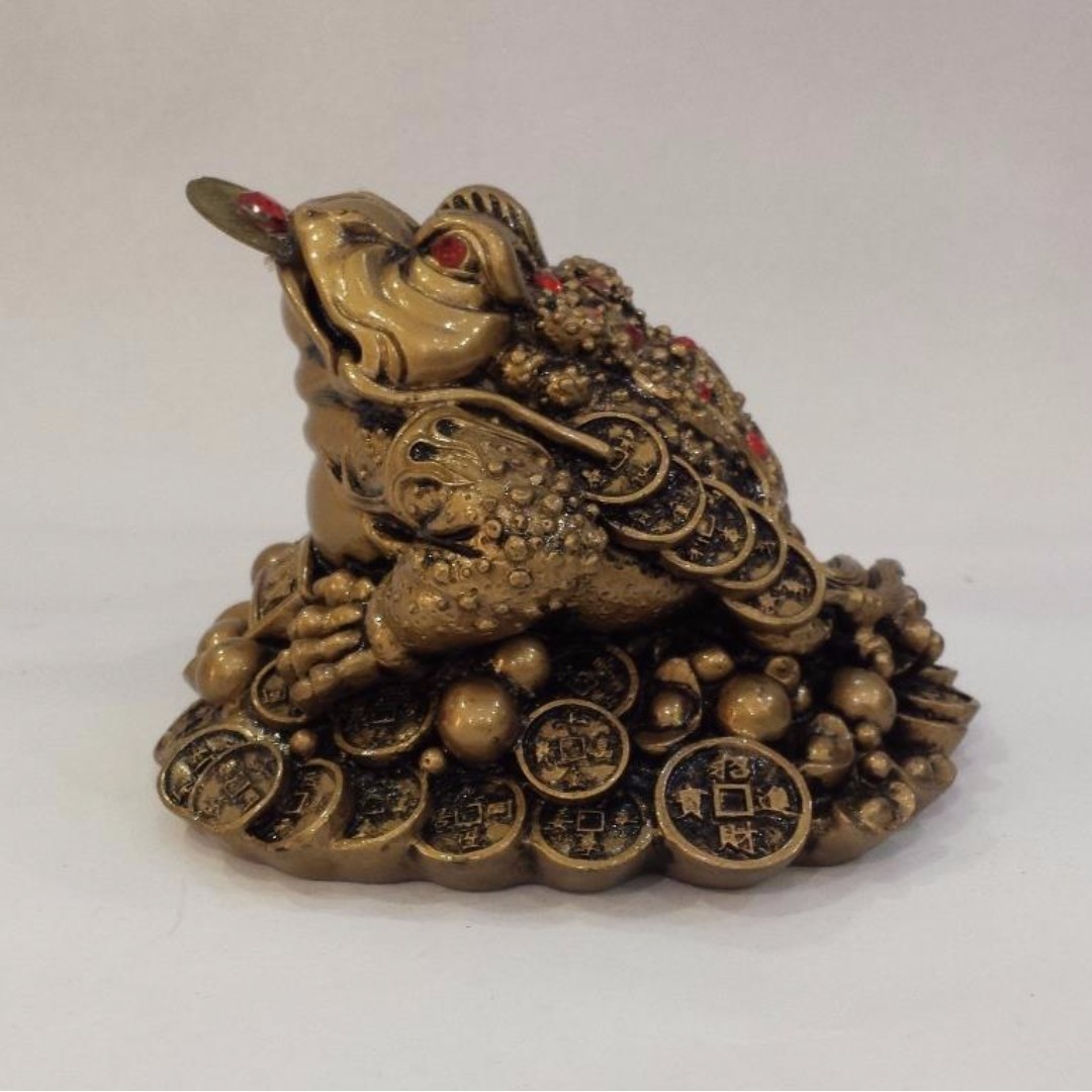 FENG SHUI MONEY FROG, Furniture & Home Living, Home Decor, Artificial ...