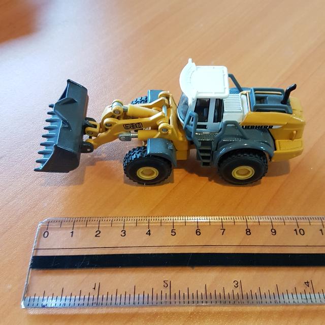 Liebherr 580 WheelLoader, Hobbies & Toys, Toys & Games on Carousell