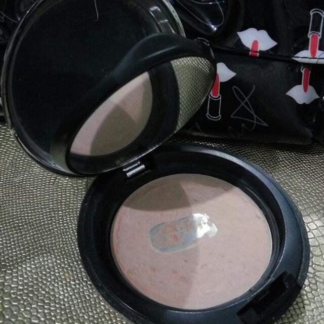 The Body Shop All In One Face Base (Compact Powder), Kesehatan ...