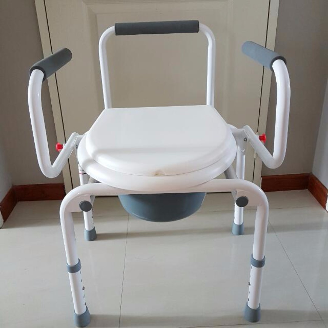 Commode Chair / Portable Shower Chair, Furniture & Home Living ...