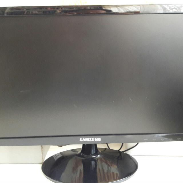 Samsung Monitor 18"., Computers & Tech, Laptops & Notebooks on Carousell