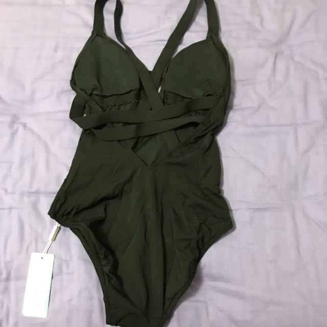 (BNIB) Seafolly Active Deep V One Piece Mallot, Sports Equipment ...