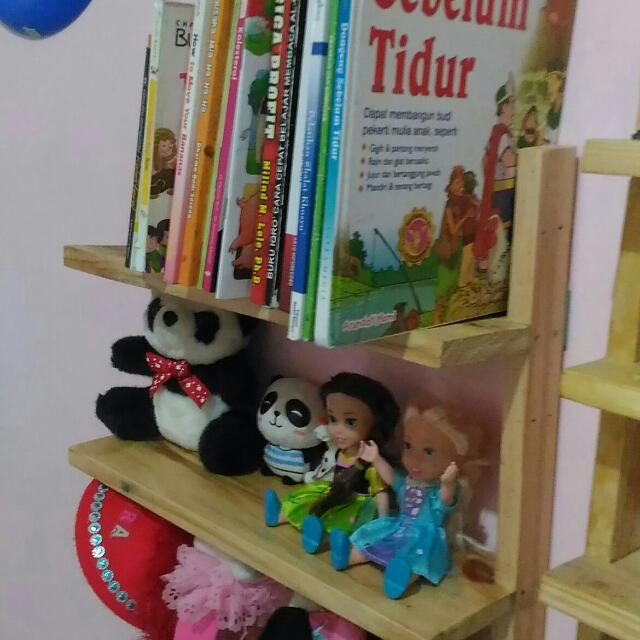 Rak Buku Dan Mainan, Perabotan Rumah di Carousell
