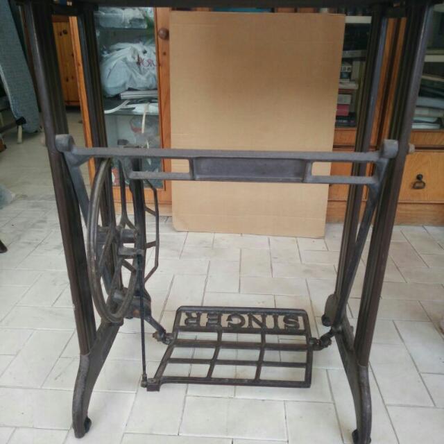 Singer Sewing Machine Stand, Vintage & Collectibles, Vintage ...