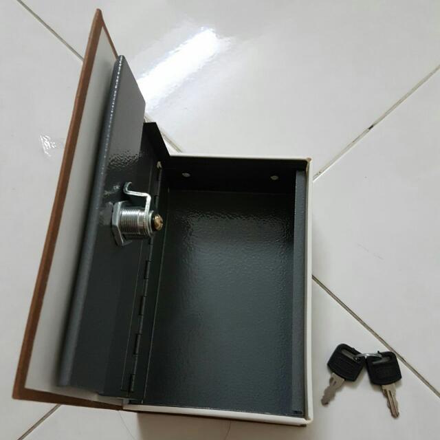 Book In Disguise Lock, Hobbies & Toys, Books & Magazines, Assessment ...