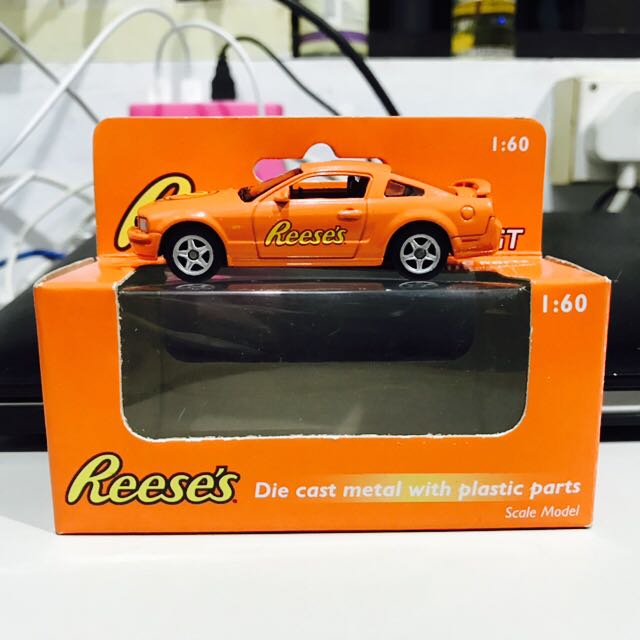 Reese's Ford Mustang GT (Scale 1/60) Die cast metal with plastic parts ...