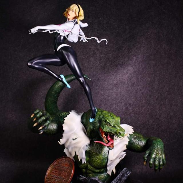 Spider gwen Vs. lizard peter parker statue, Hobbies & Toys, Toys ...