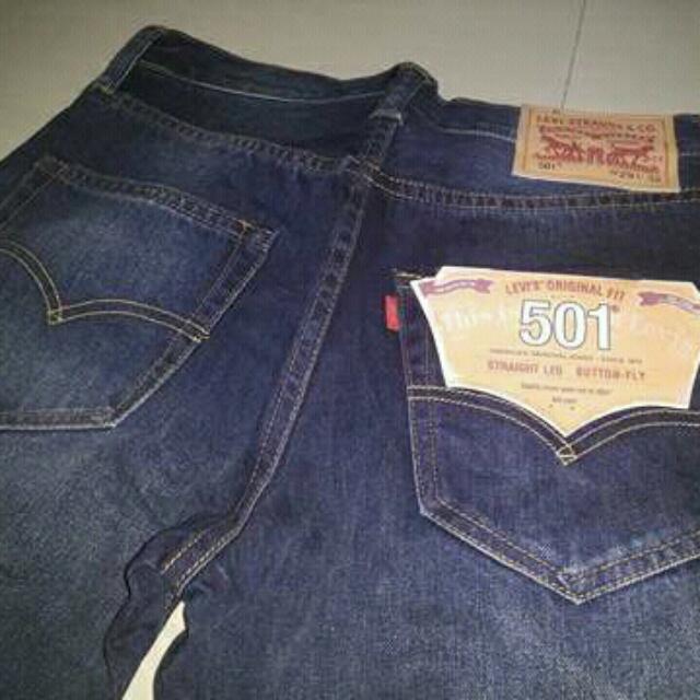Levis 501, Men's Fashion, Bottoms, Jeans on Carousell