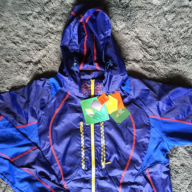 Wind face outdoor jacket, Fesyen Pria, Pakaian di Carousell