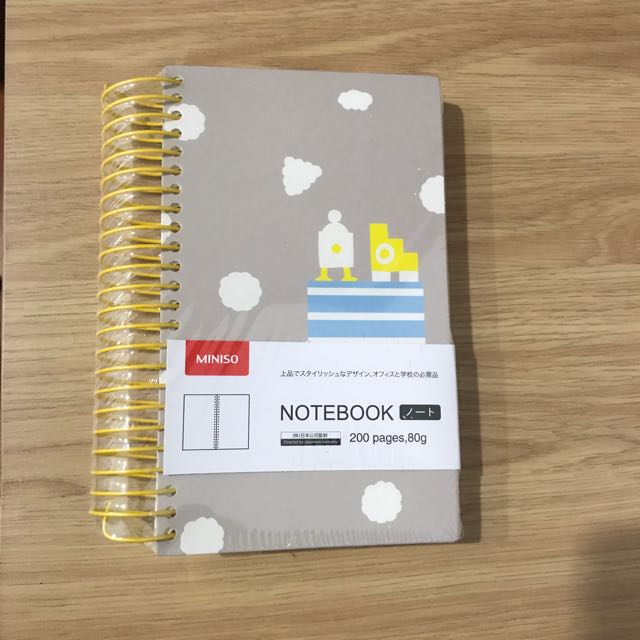 notebooks miniso, Buku & Alat Tulis, Buku di Carousell