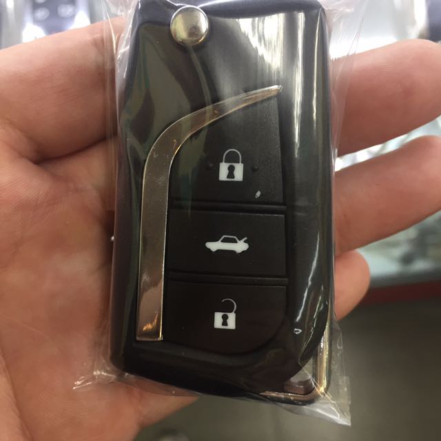 Toyota Altis Remote Key New Type, Car Accessories, Accessories on Carousell