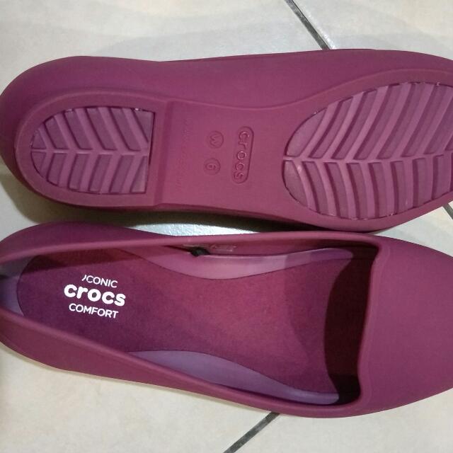 Crocs Iconic Comfort, Women's Fashion, Footwear, Flipflops and Slides ...